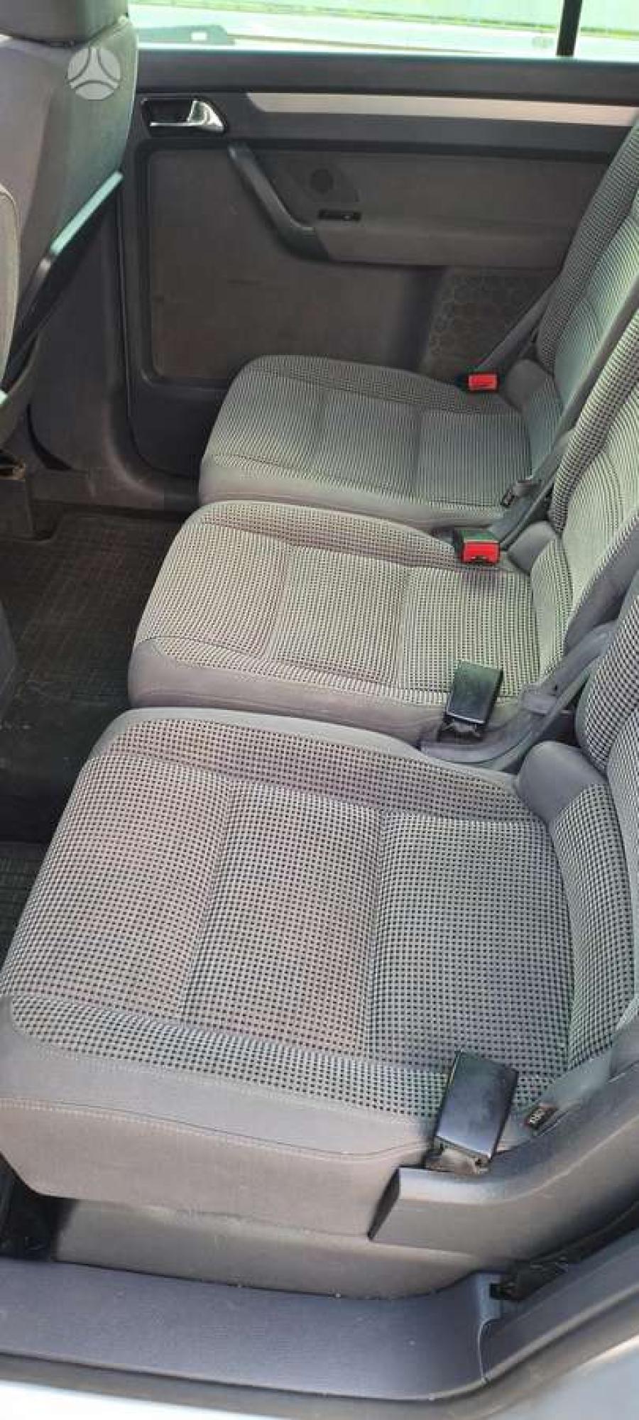 Volkswagen Touran 2006 Viļņa, ar dzinēja tilpumu 2.00 L un nobraukumu 289 tūkst. km par 1399 €, foto 20 vietnē AUTOMOTO.COM.LV