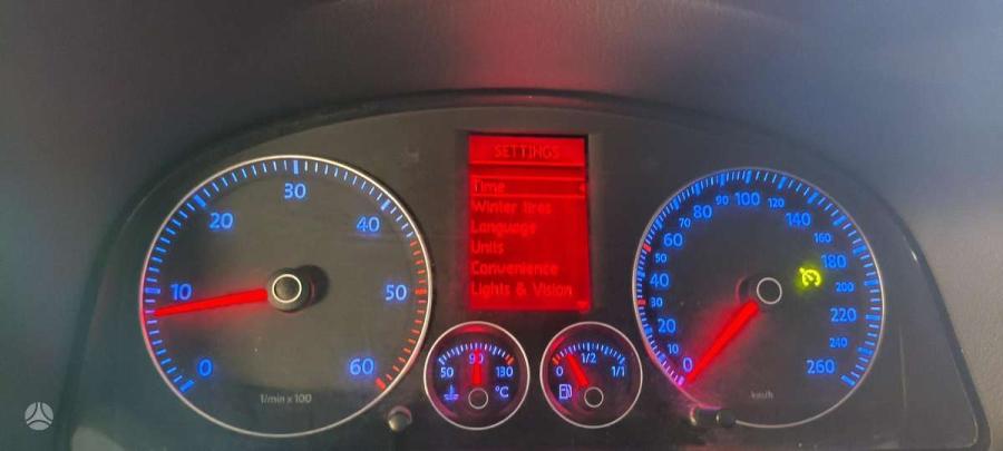 Volkswagen Touran 2006 Viļņa, ar dzinēja tilpumu 2.00 L un nobraukumu 289 tūkst. km par 1399 €, foto 48 vietnē AUTOMOTO.COM.LV
