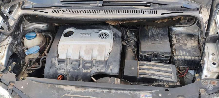 Volkswagen Touran 2006 Viļņa, ar dzinēja tilpumu 2.00 L un nobraukumu 289 tūkst. km par 1399 €, foto 49 vietnē AUTOMOTO.COM.LV