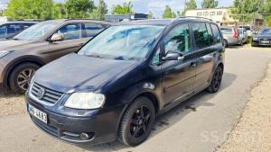 Volkswagen Touran 2006 Rīga, ar dzinēja tilpumu 2.00 L un nobraukumu 435 tūkst. km par 700 €, foto  vietnē AUTOMOTO.COM.LV