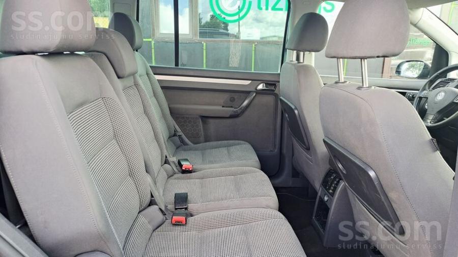 Volkswagen Touran 2006 Rīga, ar dzinēja tilpumu 2.00 L un nobraukumu 435 tūkst. km par 700 €, foto 8 vietnē AUTOMOTO.COM.LV
