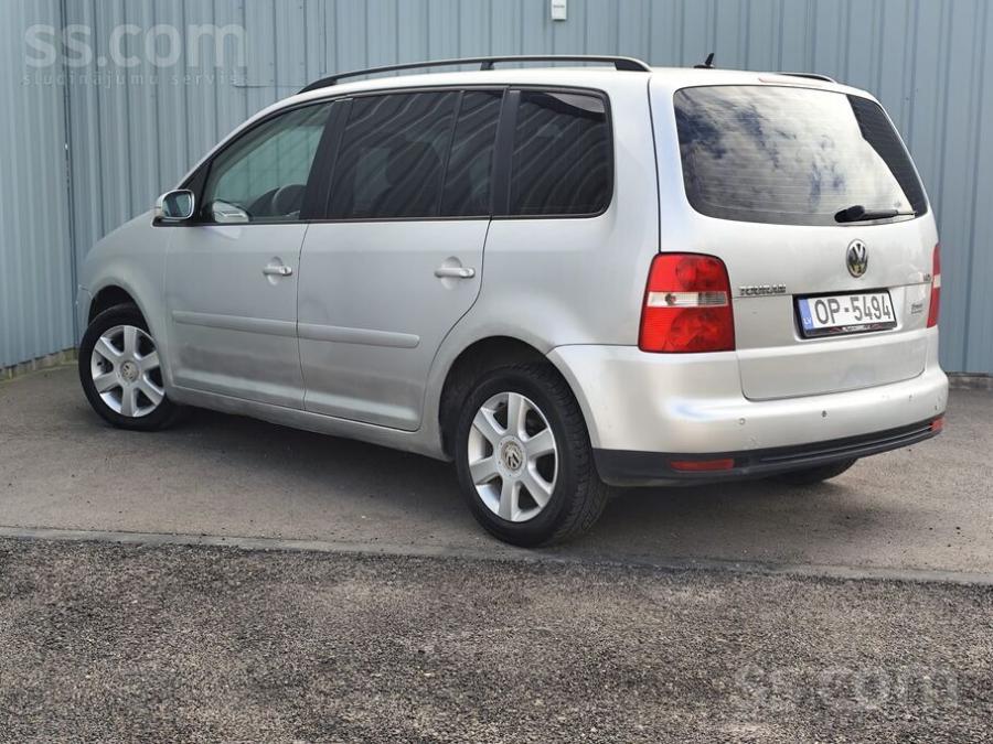 Volkswagen Touran 2006 Ogre, ar dzinēja tilpumu 1.90 L un nobraukumu 396 tūkst. km par 1750 €, foto 4 vietnē AUTOMOTO.COM.LV