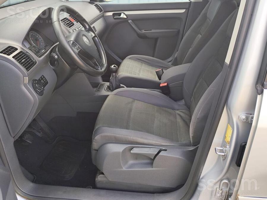Volkswagen Touran 2006 Ogre, ar dzinēja tilpumu 1.90 L un nobraukumu 396 tūkst. km par 1750 €, foto 6 vietnē AUTOMOTO.COM.LV
