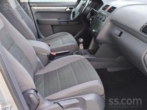 Volkswagen Touran 2006 Ogre, ar dzinēja tilpumu 1.90 L un nobraukumu 396 tūkst. km par 1750 €, foto 7 vietnē AUTOMOTO.COM.LV