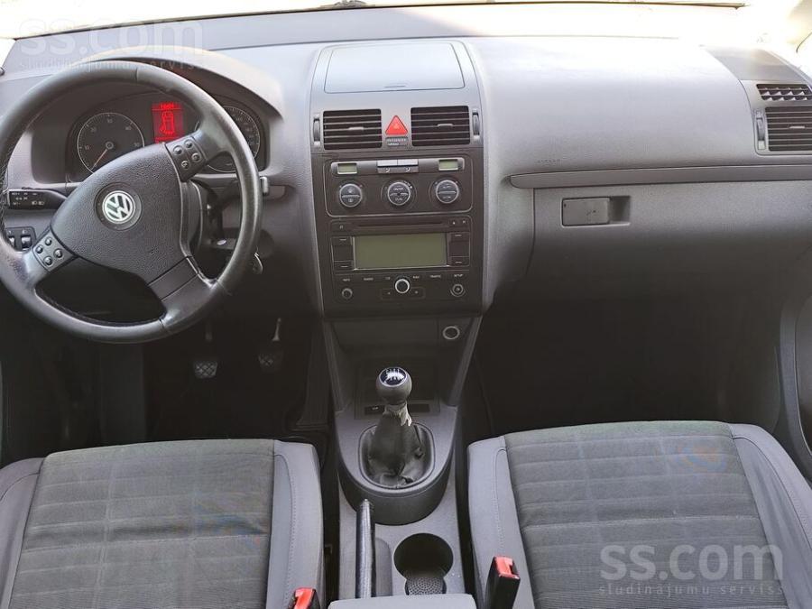 Volkswagen Touran 2006 Ogre, ar dzinēja tilpumu 1.90 L un nobraukumu 396 tūkst. km par 1750 €, foto 8 vietnē AUTOMOTO.COM.LV