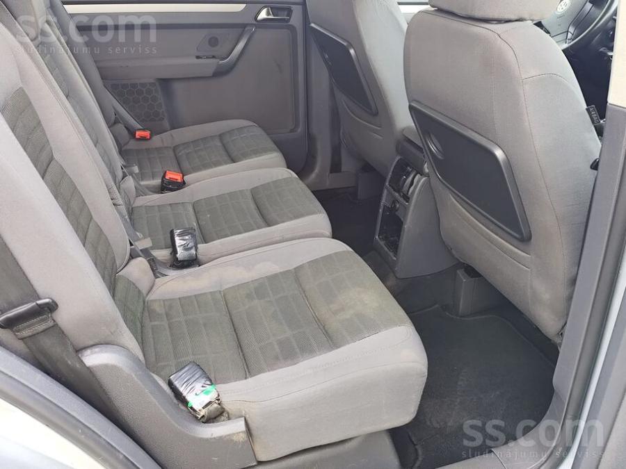 Volkswagen Touran 2006 Ogre, ar dzinēja tilpumu 1.90 L un nobraukumu 396 tūkst. km par 1750 €, foto 9 vietnē AUTOMOTO.COM.LV