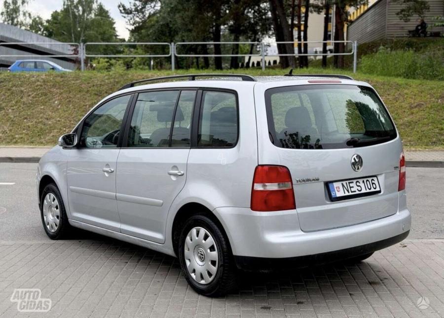 Volkswagen Touran 2006 in Vilnius, with an engine capacity of 1.90 L and mileage of 285 thousand km for 2900 €, photo 5 on AUTOMOTO.COM.LV