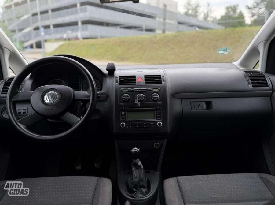 Volkswagen Touran 2006 in Vilnius, with an engine capacity of 1.90 L and mileage of 285 thousand km for 2900 €, photo 14 on AUTOMOTO.COM.LV