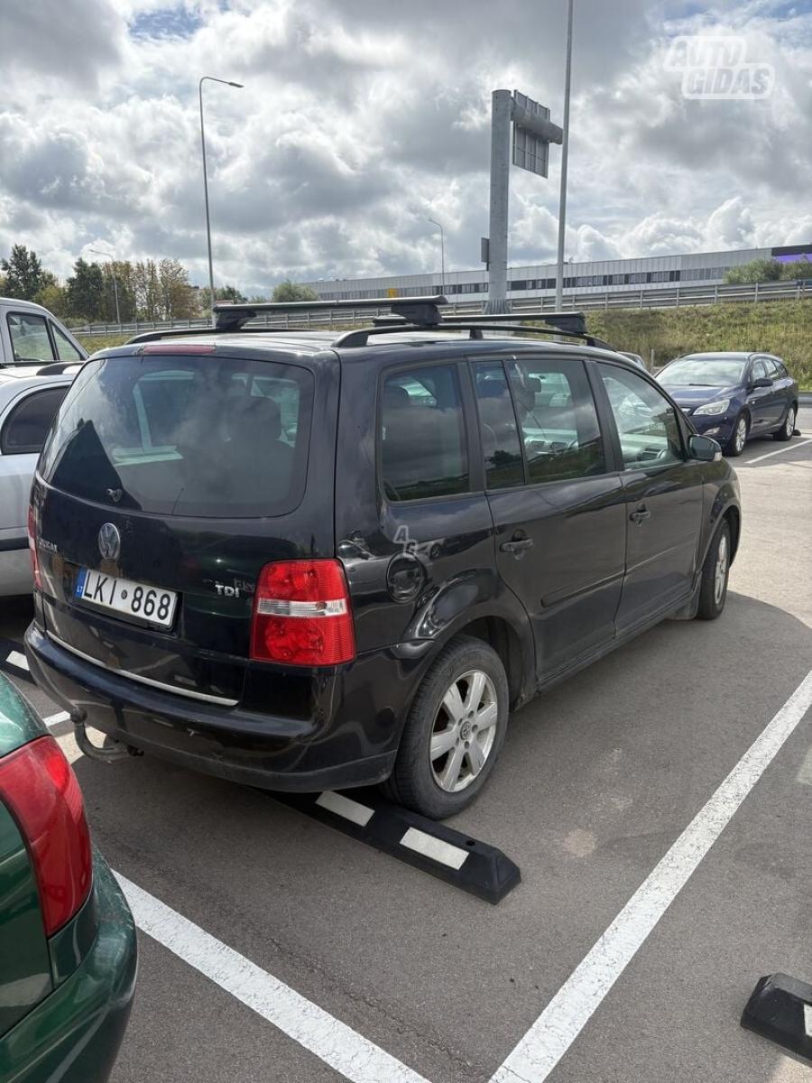 Volkswagen Touran 2006 Kauņa, ar dzinēja tilpumu 1.90 L un nobraukumu 300 tūkst. km par 600 €, foto 5 vietnē AUTOMOTO.COM.LV
