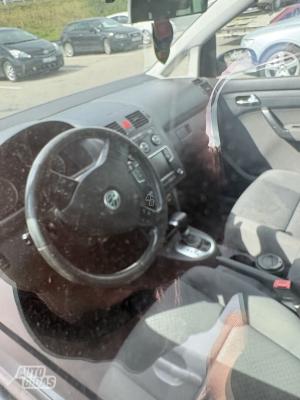 Volkswagen Touran 2006 Kauņa, ar dzinēja tilpumu 1.90 L un nobraukumu 300 tūkst. km par 600 €, foto 6 vietnē AUTOMOTO.COM.LV
