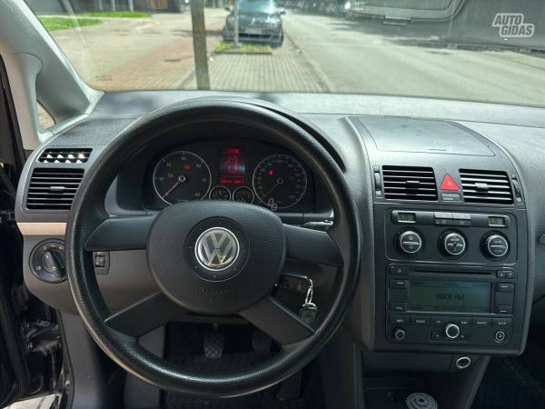 Volkswagen Touran 2006 Klaipėda, ar dzinēja tilpumu 1.90 L un nobraukumu 258 tūkst. km par 2550 €, foto 7 vietnē AUTOMOTO.COM.LV