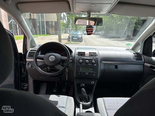 Volkswagen Touran 2006 Klaipėda, ar dzinēja tilpumu 1.90 L un nobraukumu 258 tūkst. km par 2550 €, foto 8 vietnē AUTOMOTO.COM.LV
