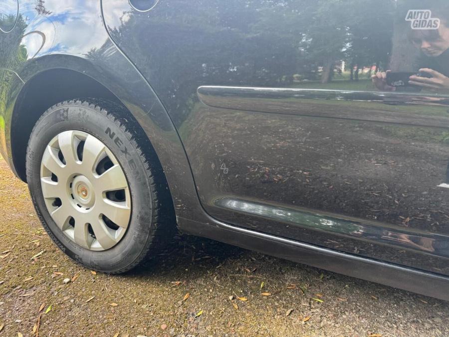 Volkswagen Touran 2006 Klaipėda, ar dzinēja tilpumu 1.90 L un nobraukumu 258 tūkst. km par 2550 €, foto 10 vietnē AUTOMOTO.COM.LV