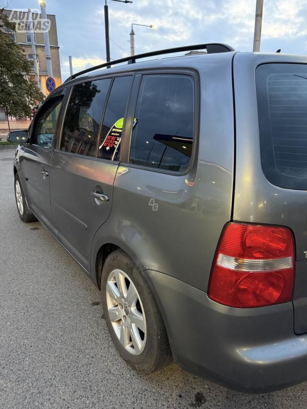 Volkswagen Touran 2006 in Vilnius, with an engine capacity of 1.90 L and mileage of 317 thousand km for 1200 €, photo 8 on AUTOMOTO.COM.LV