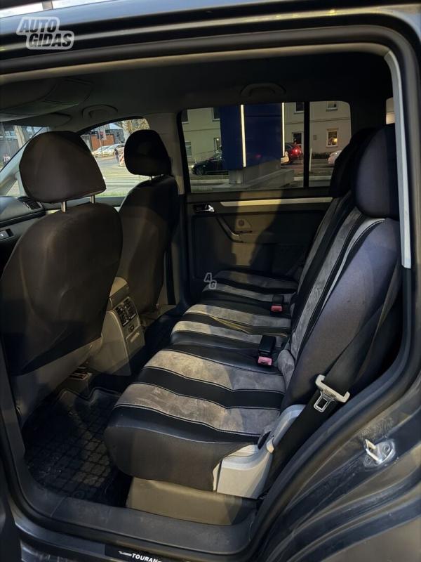 Volkswagen Touran 2006 in Vilnius, with an engine capacity of 1.90 L and mileage of 317 thousand km for 1200 €, photo 10 on AUTOMOTO.COM.LV
