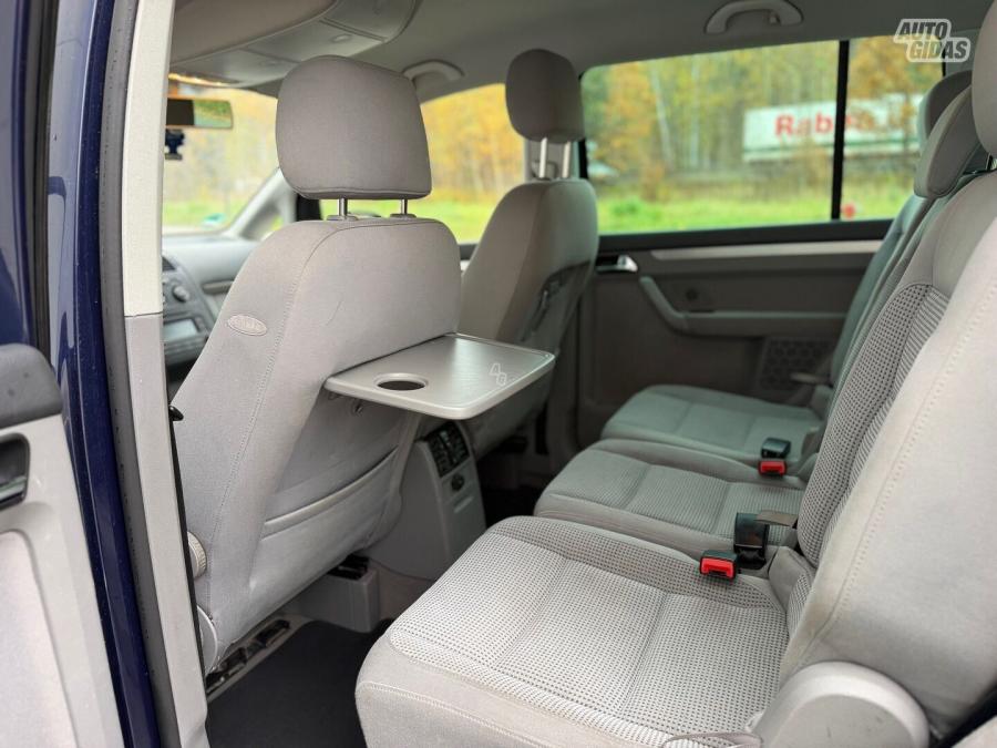 Volkswagen Touran 2006 Kauņa, ar dzinēja tilpumu 1.90 L un nobraukumu 361 tūkst. km par 3000 €, foto 13 vietnē AUTOMOTO.COM.LV