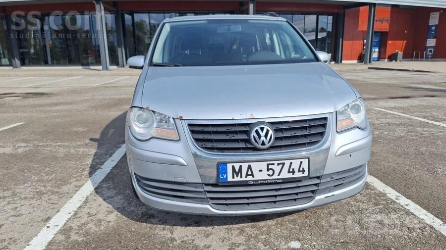 Volkswagen Touran 2007 Rīga, ar dzinēja tilpumu 1.90 L un nobraukumu 345 tūkst. km par 1700 €, foto 2 vietnē AUTOMOTO.COM.LV