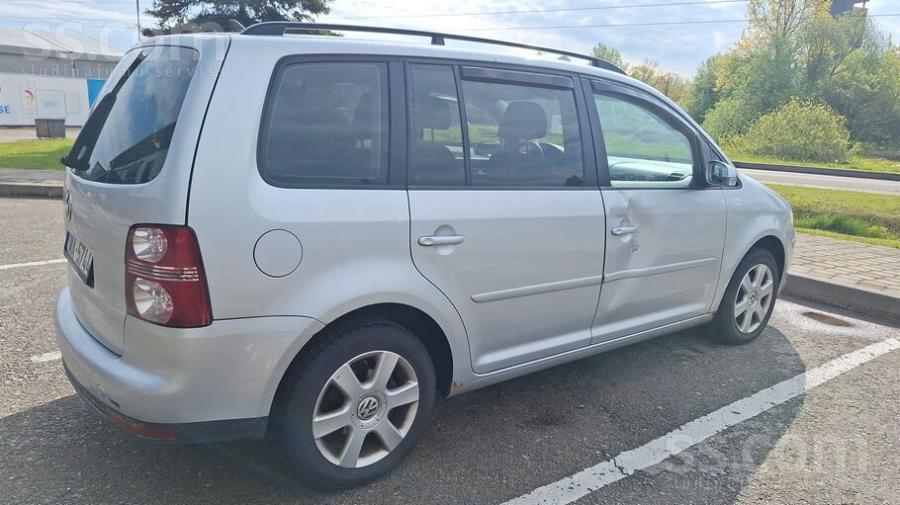Volkswagen Touran 2007 Rīga, ar dzinēja tilpumu 1.90 L un nobraukumu 345 tūkst. km par 1700 €, foto 4 vietnē AUTOMOTO.COM.LV