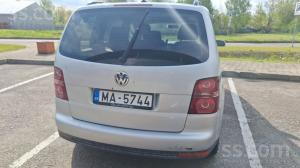 Volkswagen Touran 2007 Rīga, ar dzinēja tilpumu 1.90 L un nobraukumu 345 tūkst. km par 1700 €, foto 5 vietnē AUTOMOTO.COM.LV