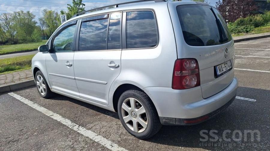 Volkswagen Touran 2007 Rīga, ar dzinēja tilpumu 1.90 L un nobraukumu 345 tūkst. km par 1700 €, foto 6 vietnē AUTOMOTO.COM.LV