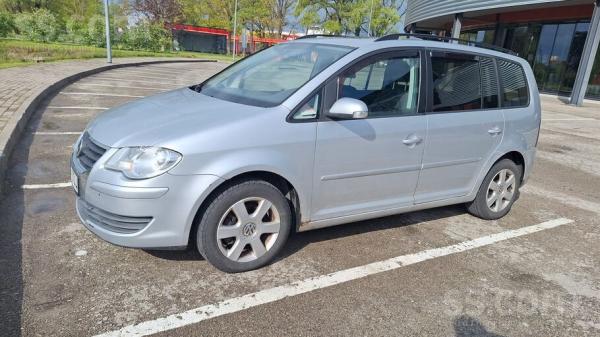 Volkswagen Touran 2007 Rīga, ar dzinēja tilpumu 1.90 L un nobraukumu 345 tūkst. km par 1700 €, foto 7 vietnē AUTOMOTO.COM.LV