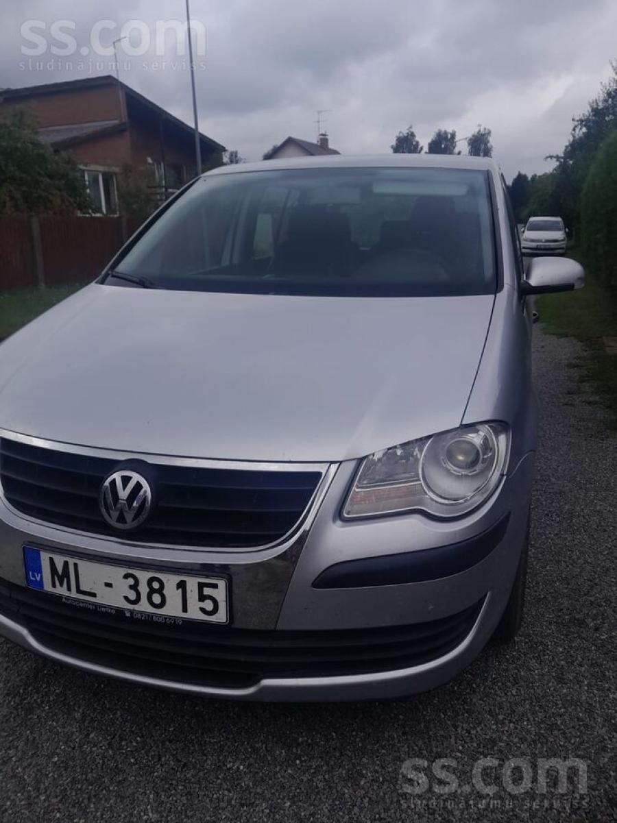 Volkswagen Touran 2007 in Limbazi, with an engine capacity of 1.90 L and mileage of 306 thousand km for 3499 €, photo 1 on AUTOMOTO.COM.LV