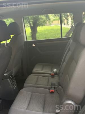 Volkswagen Touran 2007 Kuldīga, ar dzinēja tilpumu 1.90 L un nobraukumu 0 tūkst. km par 2600 €, foto 6 vietnē AUTOMOTO.COM.LV