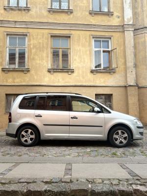 Volkswagen Touran 2007 Kuldīga, ar dzinēja tilpumu 1.90 L un nobraukumu 0 tūkst. km par 2600 €, foto 10 vietnē AUTOMOTO.COM.LV