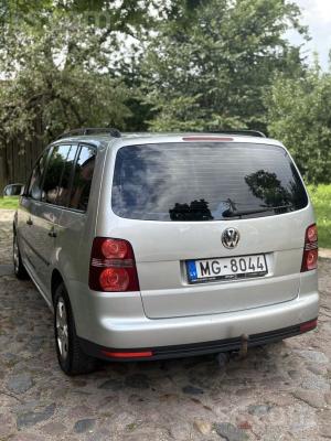 Volkswagen Touran 2007 Kuldīga, ar dzinēja tilpumu 1.90 L un nobraukumu 0 tūkst. km par 2600 €, foto 15 vietnē AUTOMOTO.COM.LV