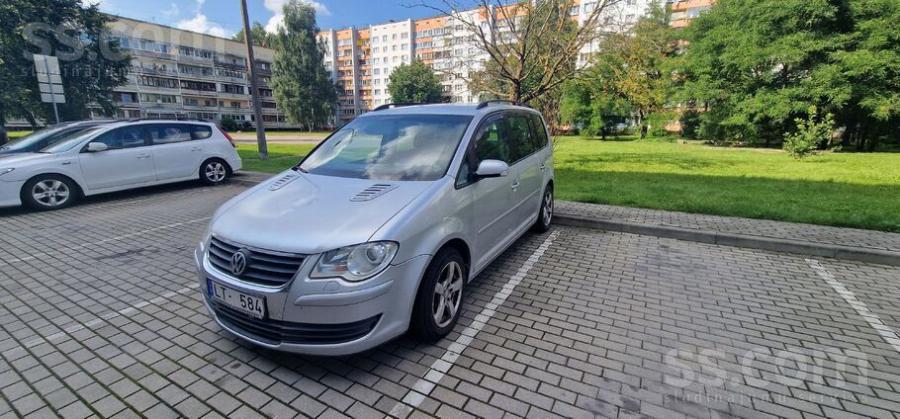 Volkswagen Touran 2007 Rīga, ar dzinēja tilpumu 1.90 L un nobraukumu 250 tūkst. km par 1800 €, foto 2 vietnē AUTOMOTO.COM.LV