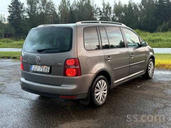 Volkswagen Touran 2007 in Jelgava, with an engine capacity of 1.90 L and mileage of 362 thousand km for 1700 €, photo 4 on AUTOMOTO.COM.LV