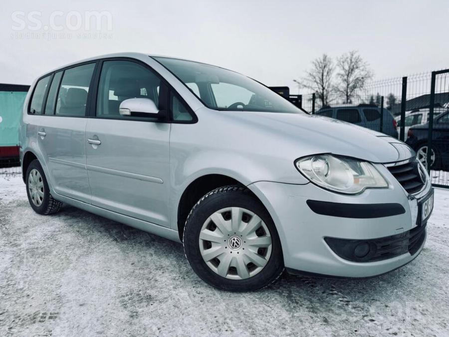 Volkswagen Touran 2007 in Cesis, with an engine capacity of 1.90 L and mileage of 0 thousand km for 1990 €, photo 2 on AUTOMOTO.COM.LV