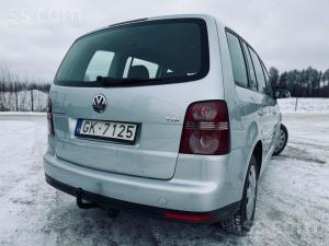 Volkswagen Touran 2007 in Cesis, with an engine capacity of 1.90 L and mileage of 0 thousand km for 1990 €, photo 5 on AUTOMOTO.COM.LV