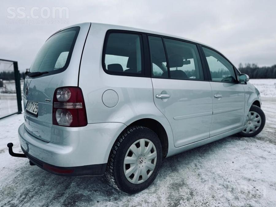 Volkswagen Touran 2007 in Cesis, with an engine capacity of 1.90 L and mileage of 0 thousand km for 1990 €, photo 6 on AUTOMOTO.COM.LV