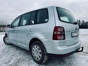 Volkswagen Touran 2007 in Cesis, with an engine capacity of 1.90 L and mileage of 0 thousand km for 1990 €, photo 8 on AUTOMOTO.COM.LV