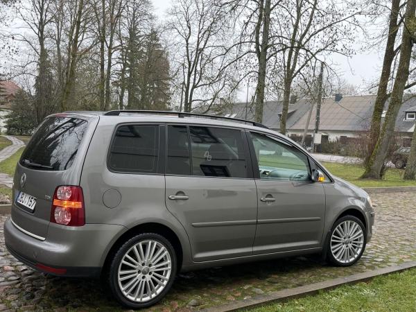 Volkswagen Touran 2007 Kauņa, ar dzinēja tilpumu 1.90 L un nobraukumu 240 tūkst. km par 2899 €, foto 6 vietnē AUTOMOTO.COM.LV