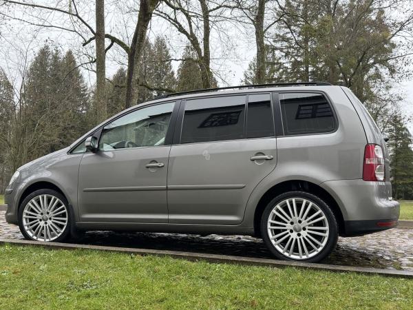 Volkswagen Touran 2007 Kauņa, ar dzinēja tilpumu 1.90 L un nobraukumu 240 tūkst. km par 2899 €, foto 10 vietnē AUTOMOTO.COM.LV