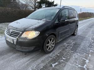 Volkswagen Touran 2007 Radviliškis, ar dzinēja tilpumu 1.90 L un nobraukumu 315 tūkst. km par 550 €, foto  vietnē AUTOMOTO.COM.LV