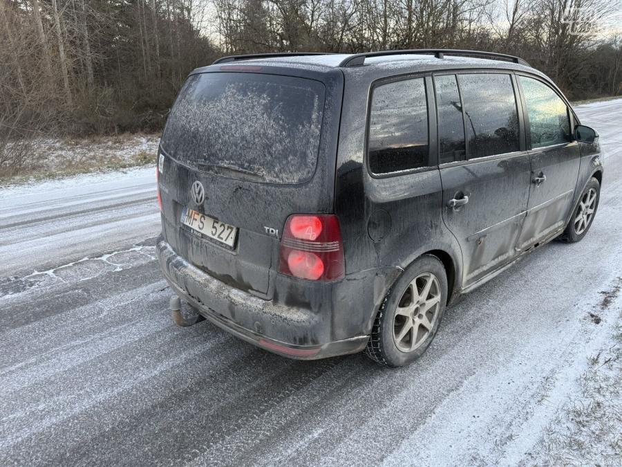 Volkswagen Touran 2007 Radviliškis, ar dzinēja tilpumu 1.90 L un nobraukumu 315 tūkst. km par 550 €, foto 4 vietnē AUTOMOTO.COM.LV