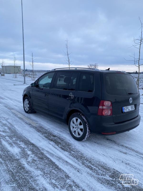 Volkswagen Touran 2007 in Marijampole, with an engine capacity of 2.00 L and mileage of 353 thousand km for 2750 €, photo 4 on AUTOMOTO.COM.LV