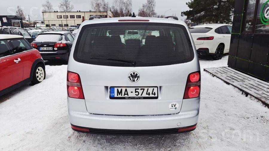 Volkswagen Touran 2007 in Riga, with an engine capacity of 1.90 L and mileage of 349 thousand km for 2800 €, photo 6 on AUTOMOTO.COM.LV