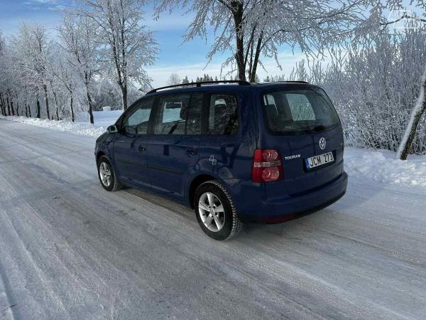 Volkswagen Touran 2007 in Telschi, with an engine capacity of 1.90 L and mileage of 290 thousand km for 1850 €, photo 6 on AUTOMOTO.COM.LV
