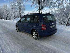 Volkswagen Touran 2007 Telšiai, ar dzinēja tilpumu 1.90 L un nobraukumu 290 tūkst. km par 1850 €, foto 6 vietnē AUTOMOTO.COM.LV