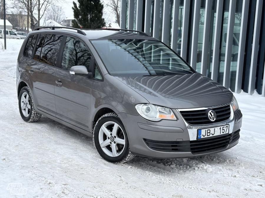 Volkswagen Touran 2007 in Kaunas, with an engine capacity of 1.90 L and mileage of 240 thousand km for 2799 €, photo 1 on AUTOMOTO.COM.LV