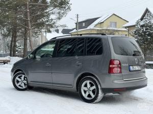 Volkswagen Touran 2007 in Kaunas, with an engine capacity of 1.90 L and mileage of 240 thousand km for 2799 €, photo 2 on AUTOMOTO.COM.LV