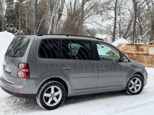 Volkswagen Touran 2007 in Kaunas, with an engine capacity of 1.90 L and mileage of 240 thousand km for 2799 €, photo 8 on AUTOMOTO.COM.LV