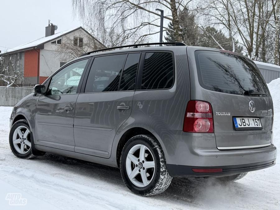 Volkswagen Touran 2007 in Kaunas, with an engine capacity of 1.90 L and mileage of 240 thousand km for 2799 €, photo 10 on AUTOMOTO.COM.LV