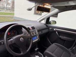 Volkswagen Touran 2007 in Kaunas, with an engine capacity of 1.90 L and mileage of 240 thousand km for 2799 €, photo 17 on AUTOMOTO.COM.LV