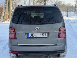 Volkswagen Touran 2007 in Kaunas, with an engine capacity of 1.90 L and mileage of 240 thousand km for 2799 €, photo 23 on AUTOMOTO.COM.LV