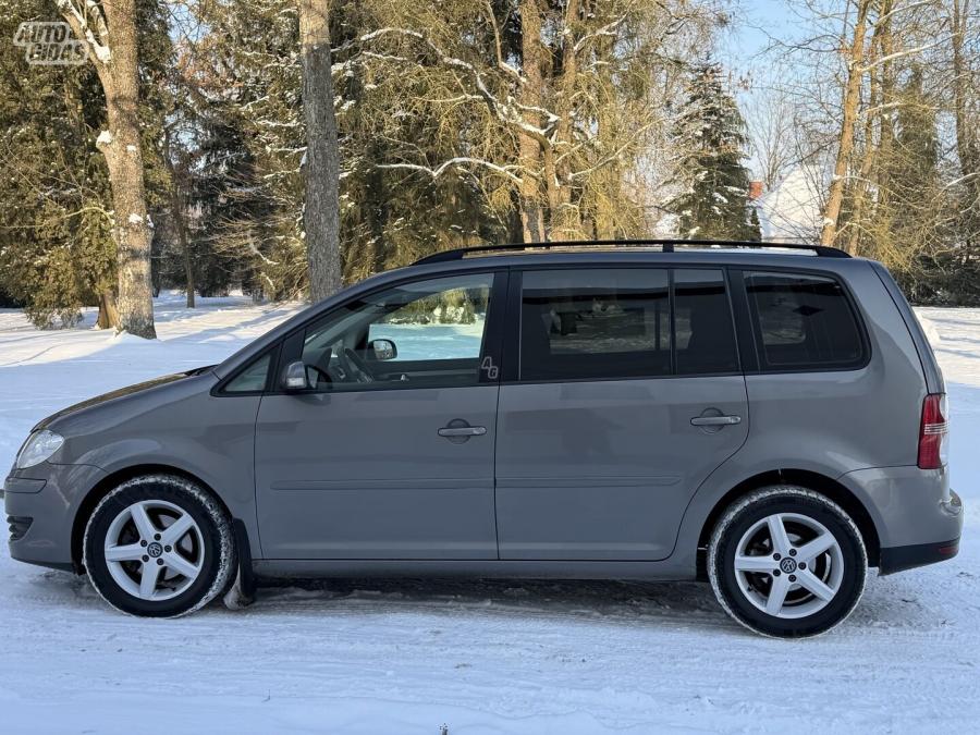 Volkswagen Touran 2007 in Kaunas, with an engine capacity of 1.90 L and mileage of 240 thousand km for 2799 €, photo 26 on AUTOMOTO.COM.LV